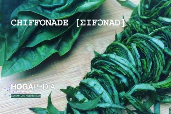 Chiffonade erklärt: Feine Kräuter- und Gemüsestreifen | g-wie-gastro