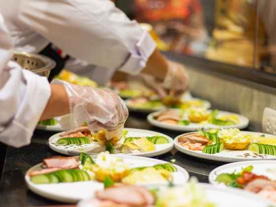 Commis de Cuisine: Definition | Hogapedia by g-wie-gastrog-wie-gastro